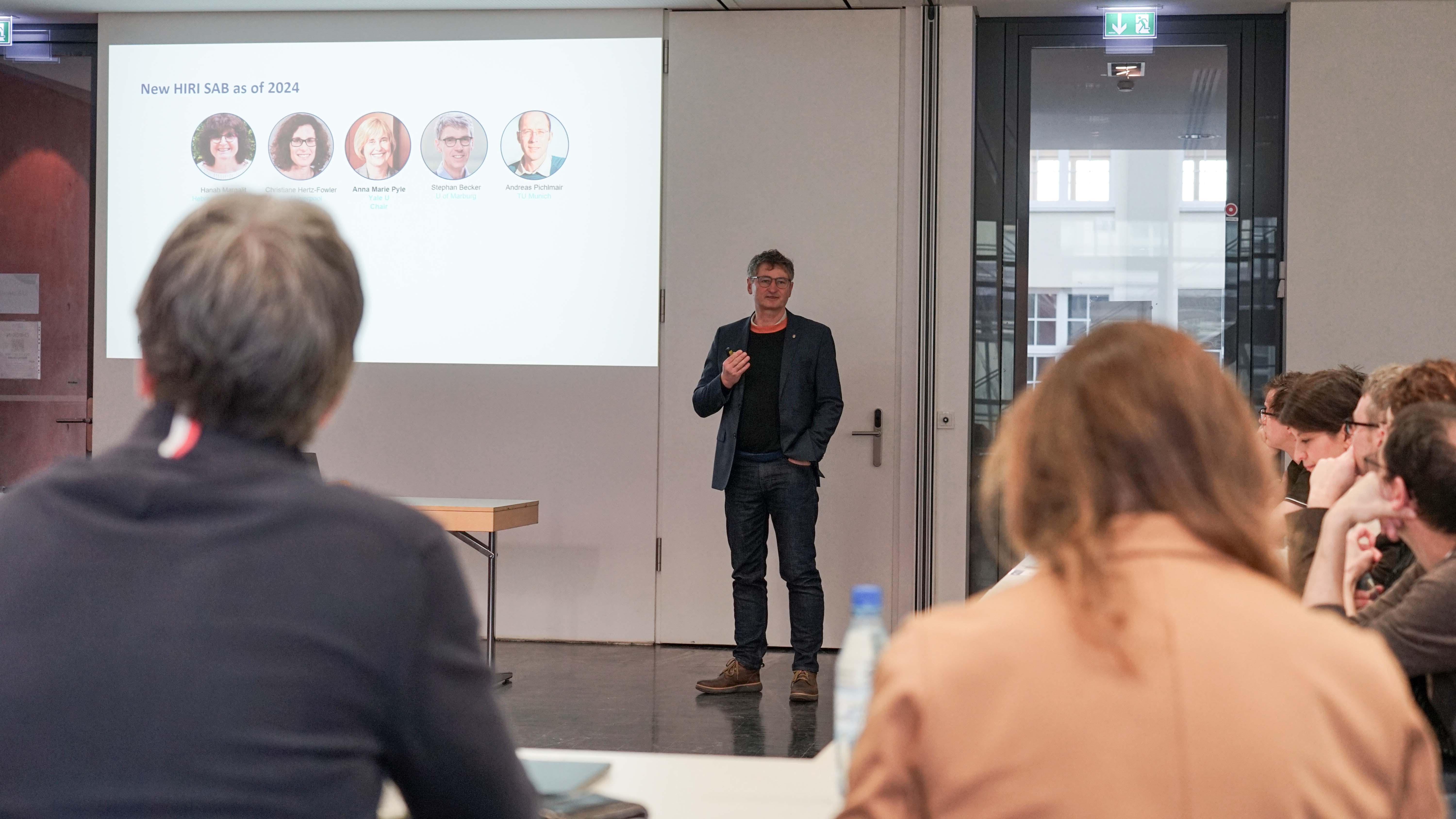 Scientific Advisory Board Meets at the Helmholtz Institute Würzburg ...